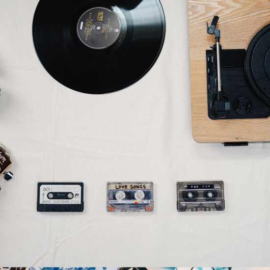 Audio File Formats: How to Choose the Right File Type – Frank and i